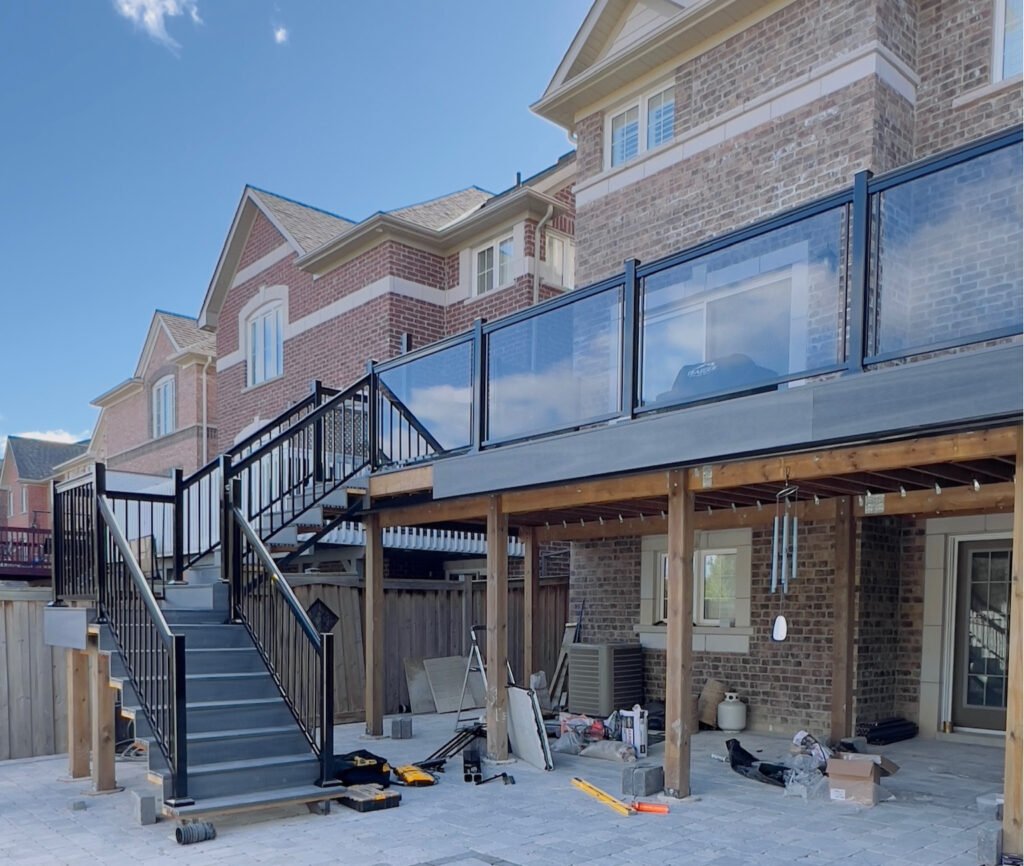 Durable Outdoor Railings in Ontario | Aluminum & Glass